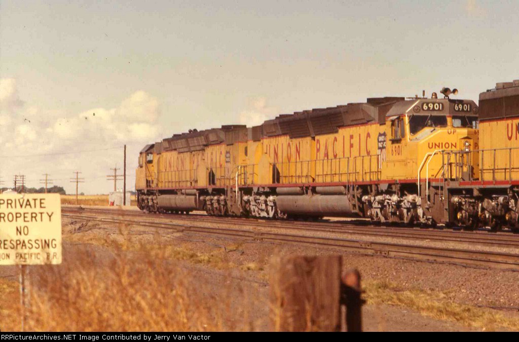 UP 6901(DDA40X) "Centennial" wb at west end of Bailey Yard